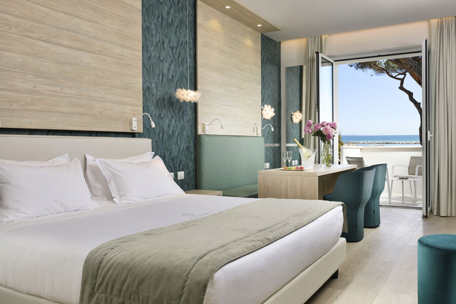 Hotel Suites with Jacuzzi in Room Tuscany | The Sense Resort