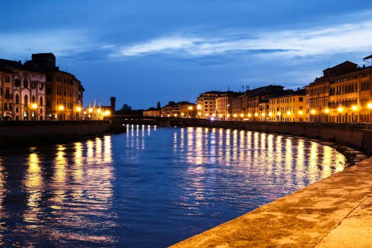 Leaning Tower of Pisa: history, facts and how it is inside